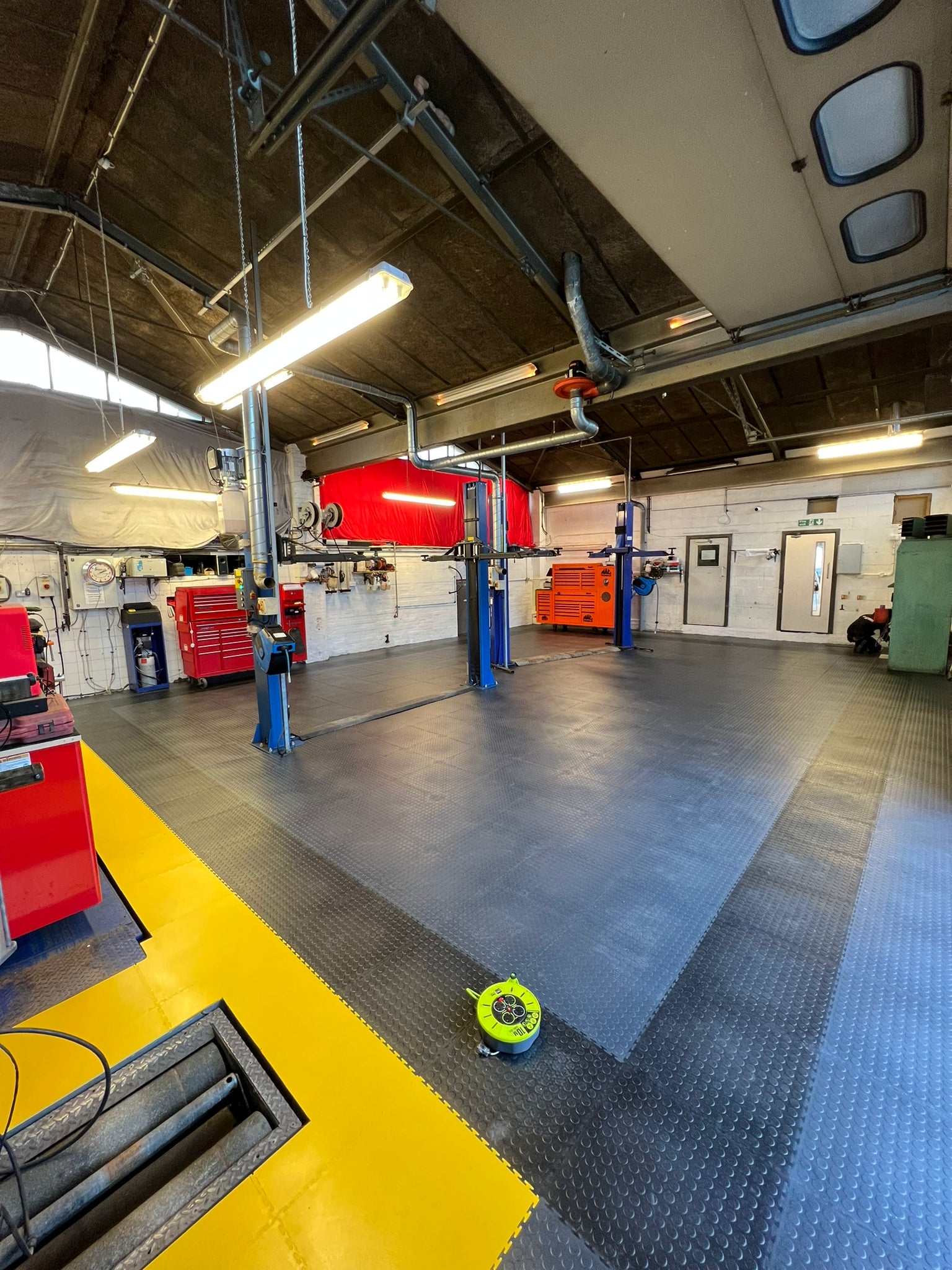 Commercial Garage Floor Installation – Garage Style